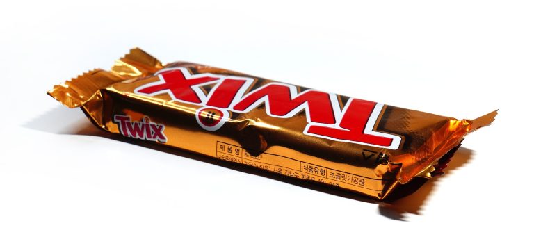 Snickers vs Twix [The Ultimate Comparative Guide] • Candy Lovers Emporium